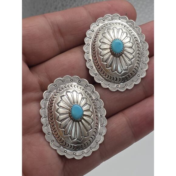 VINTAGE NATIVE AMERICAN STERLING SILVER NATURAL TURQUOISE CONCHA EARRINGS
